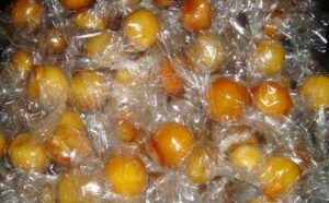 Bala de Coco Caramelizada: a bala é deliciosa e fácil de fazer